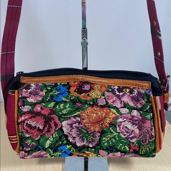 Vintage | Bags | Vintage Floral Multicolor Tapestry Shoulder Bag With ...